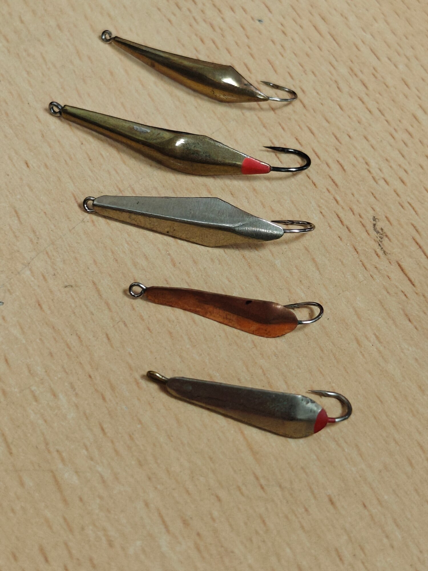 Набор блёсен на окуня для зимней рыбалки. Набор 5шт: 4см-3,85гр/2,45-1,45гр/3см-2,05гр/3см-3,1гр/2,5см-2,10гр.