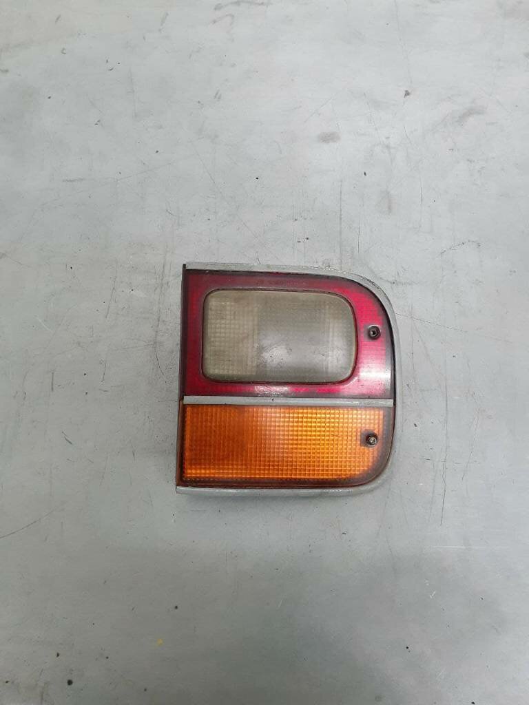 Фонарь задний правый Mazda MPV рест. 1997
