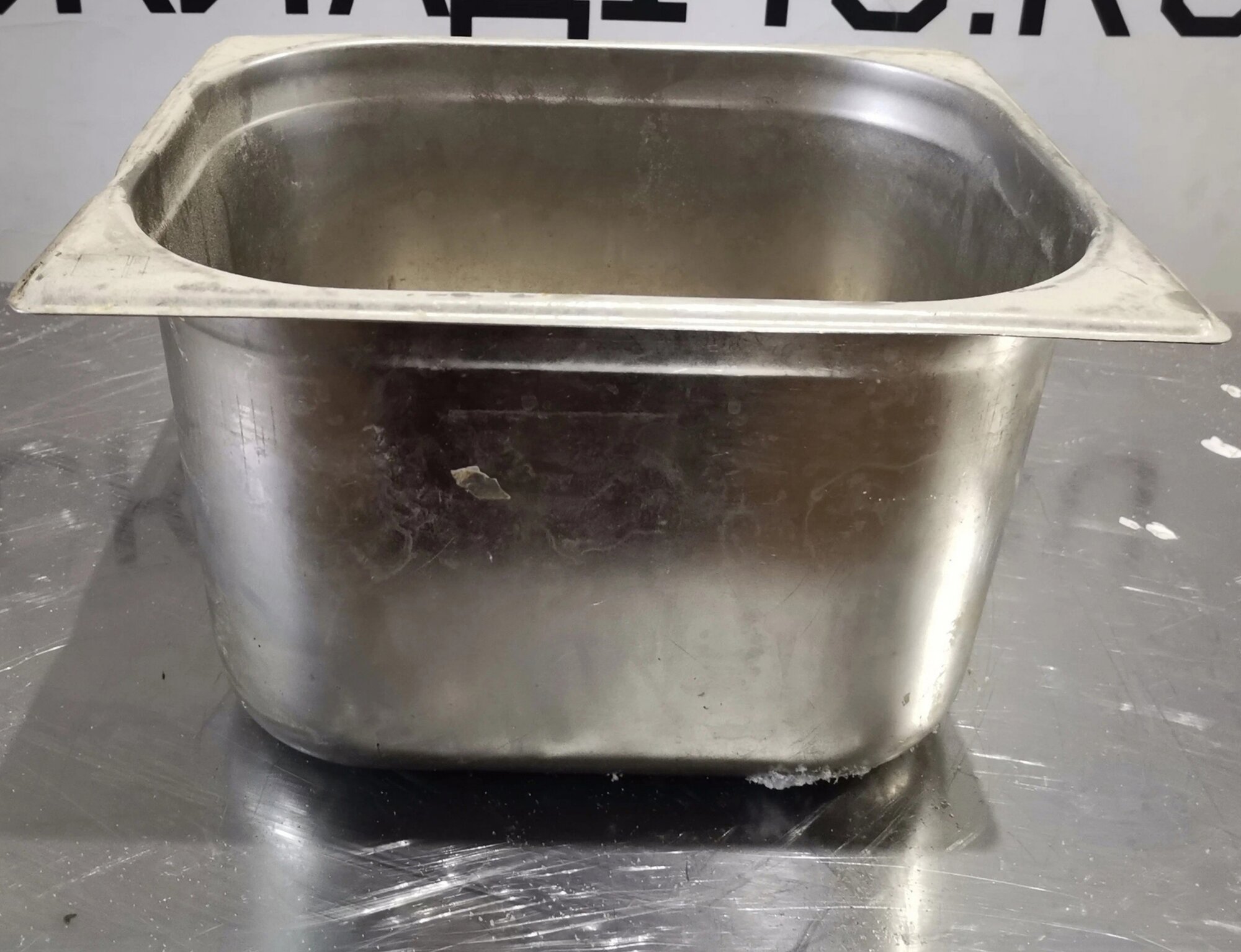 Гастроемкость из нержавеющей стали GN 1/2 200 мм