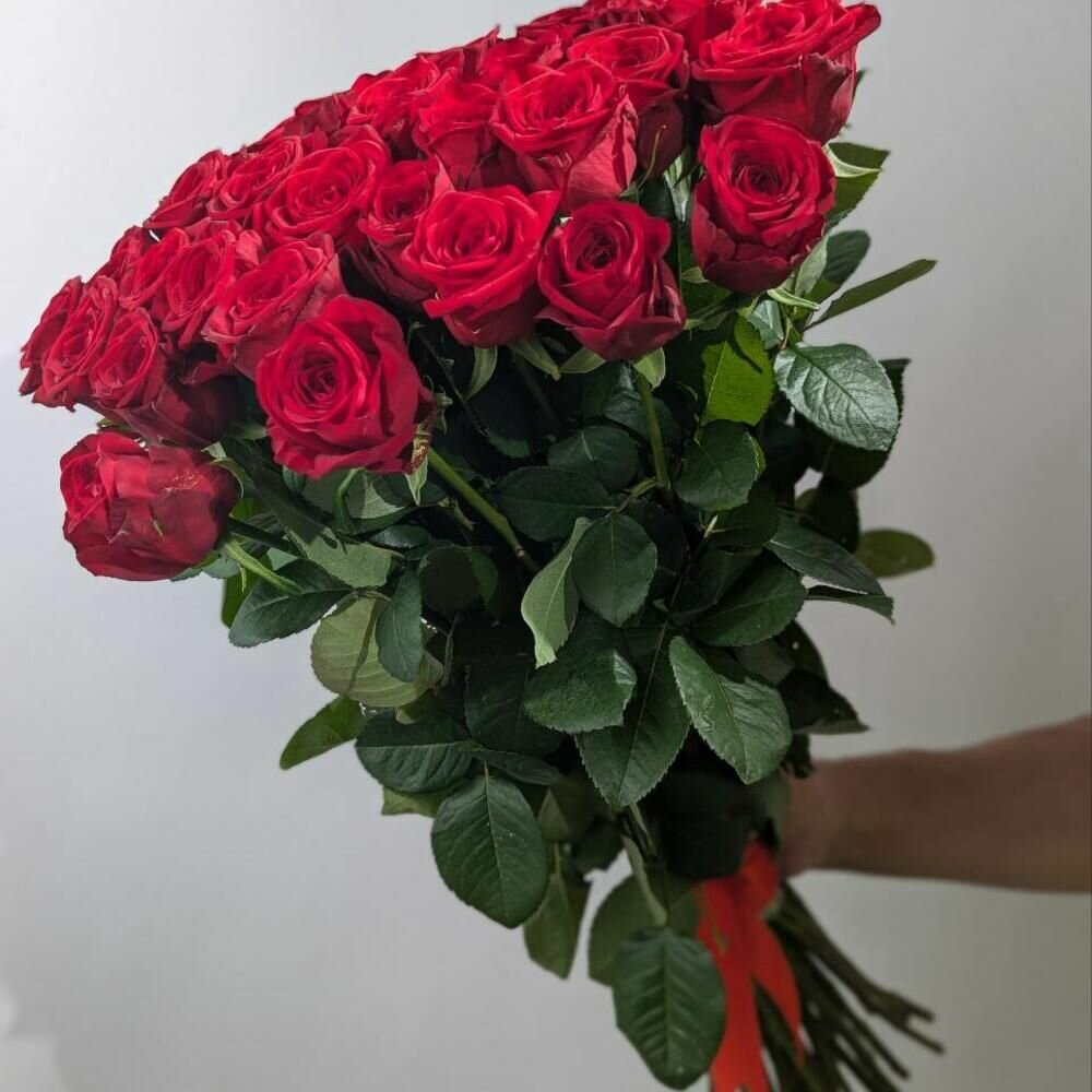 Букет из 31 красной розы 70 см с доставкой — Rose-Mart