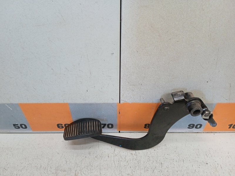 Б/У Фиат Альбеа Педаль сцепления Fiat Albea 2009 178 255198 Fiat/Alfa/Lancia арт. 46839941