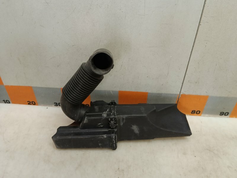 Б/У дефект, Ситроен Ц3 Резонатор воздушного фильтра Citroen C3 2003 FC 334450 Peugeot-Citroen арт. 1440F4