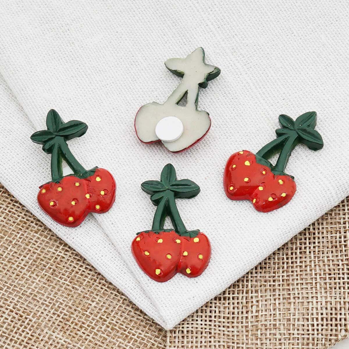 Декор для творчества, рукоделия, скрапбукинга 'Клубника', 4 шт, Astra&Craft
