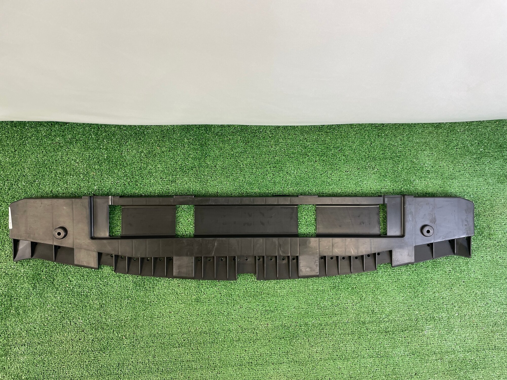 GEELY Пыльник переднего бампера Geely Coolray 6010085500