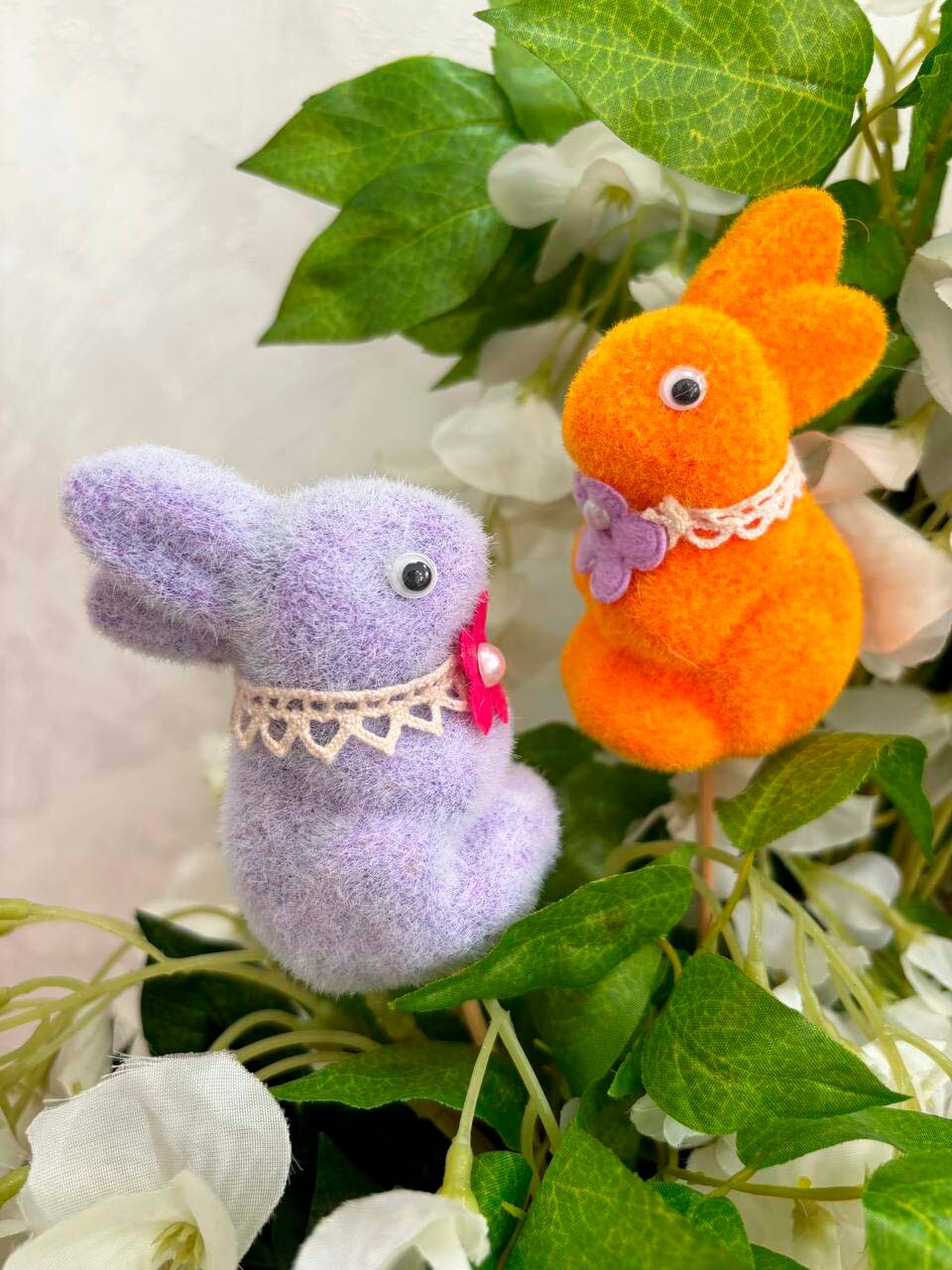 Пасхальный декор Сфера Кролики на палочке 2 шт 28 см. из пенопласта мохнатые