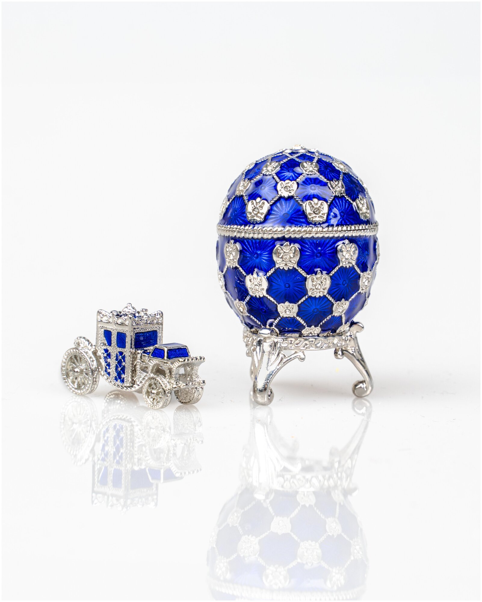 Шкатулка Яйцо в стиле Фаберже "Коронационное" с каретой 6,5 см Синяя / Серебристая
