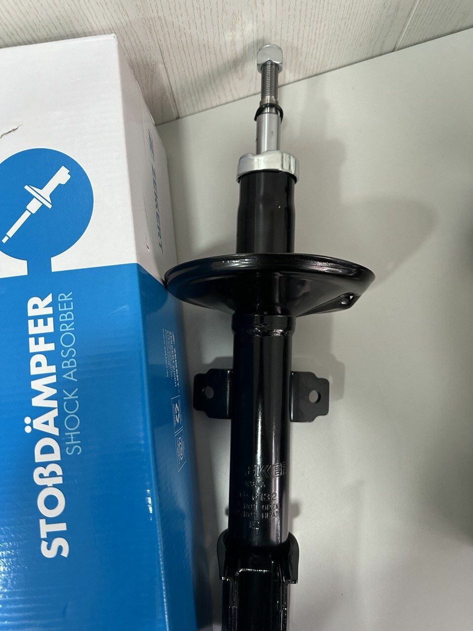 Амортизатор рено дастер передний Renault duster с 2011 Zekkert Германия