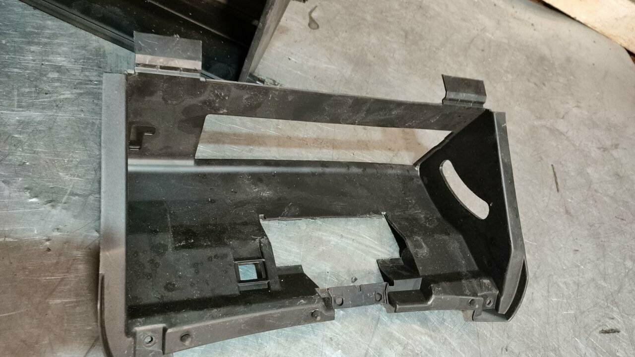 Бардачок Nissan Almera N16 2000 685205M300