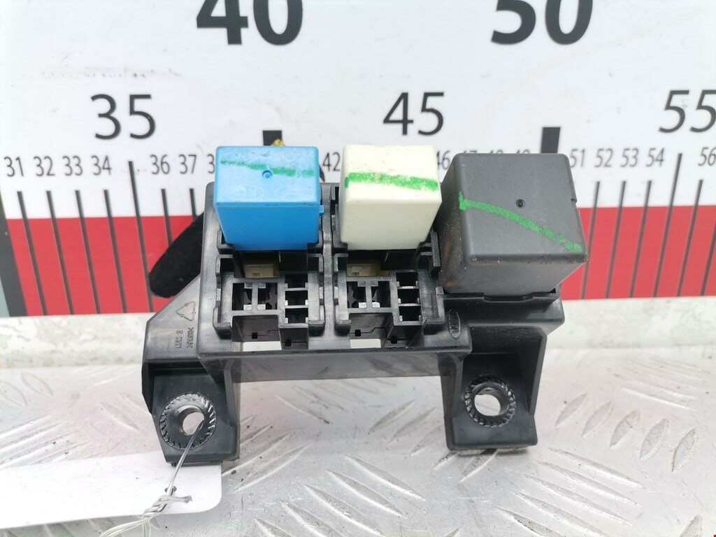 Блок реле Kia Sorento 1 (BL) 913403E062 арт. 1931346