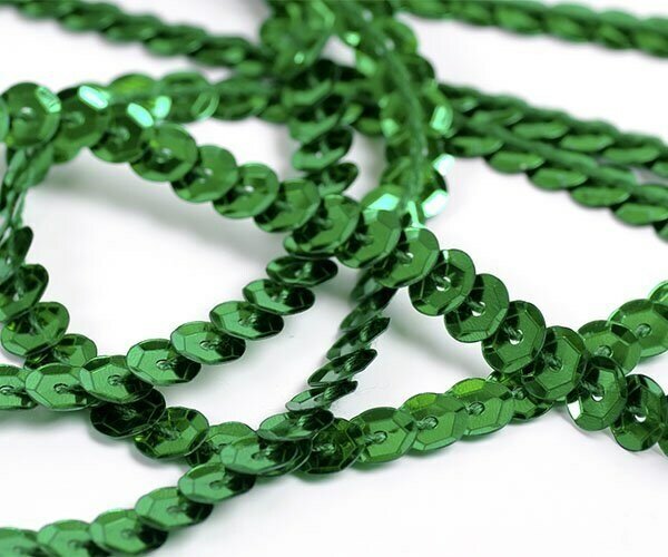 Пайетки на нитке (пайетки для рукоделия) 6мм цв. зеленый упак.73 м