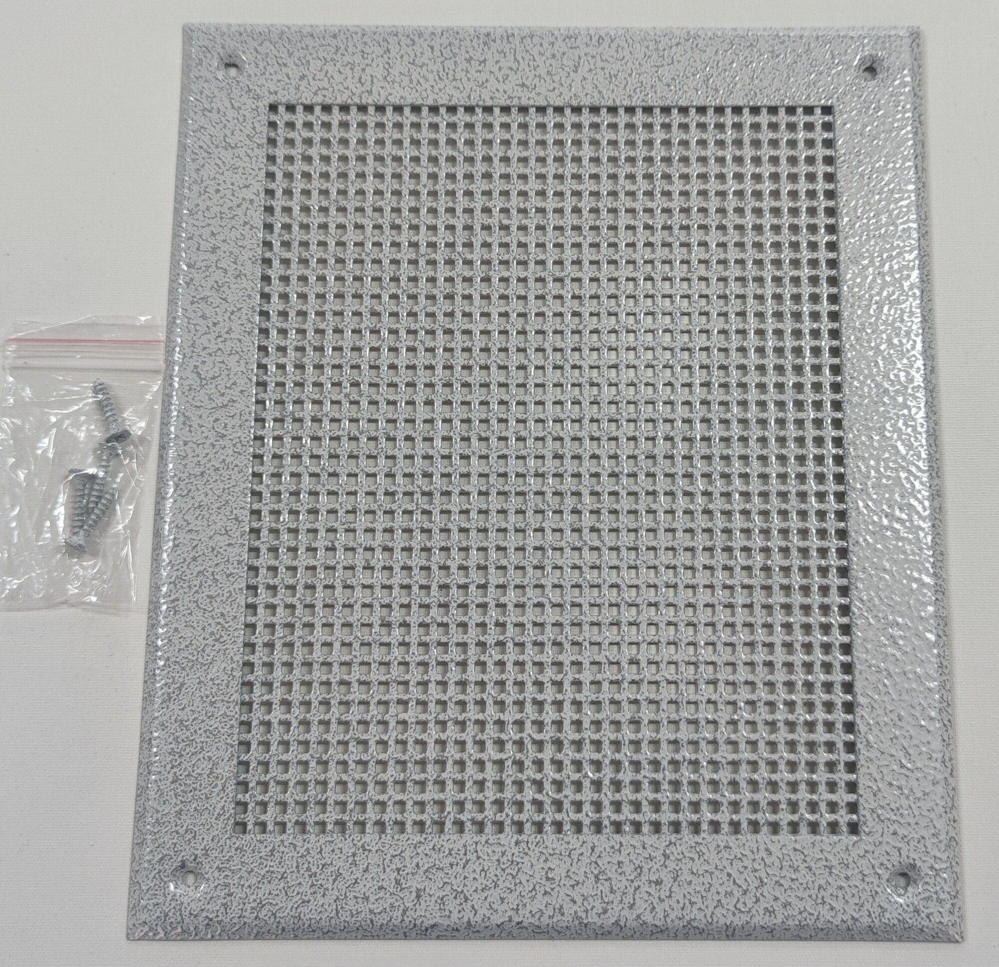 Решетка плоская с подгибом 250х210, Штамп, перфорация Квадрат 3-5, серебряный антик.