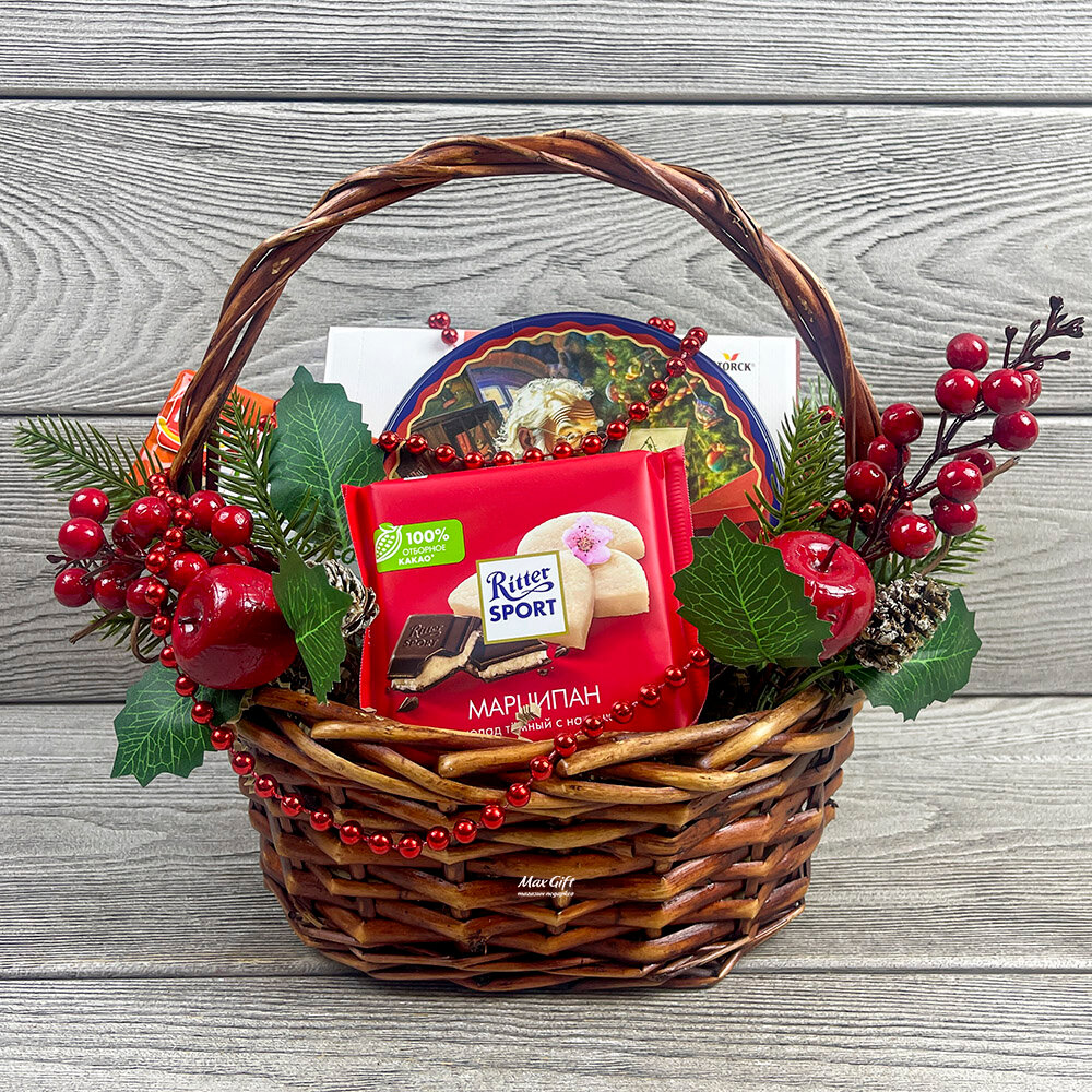 Подарочная корзина «Праздник ёлки» / Подарки на Новый год / Подарочный набор на Новый год