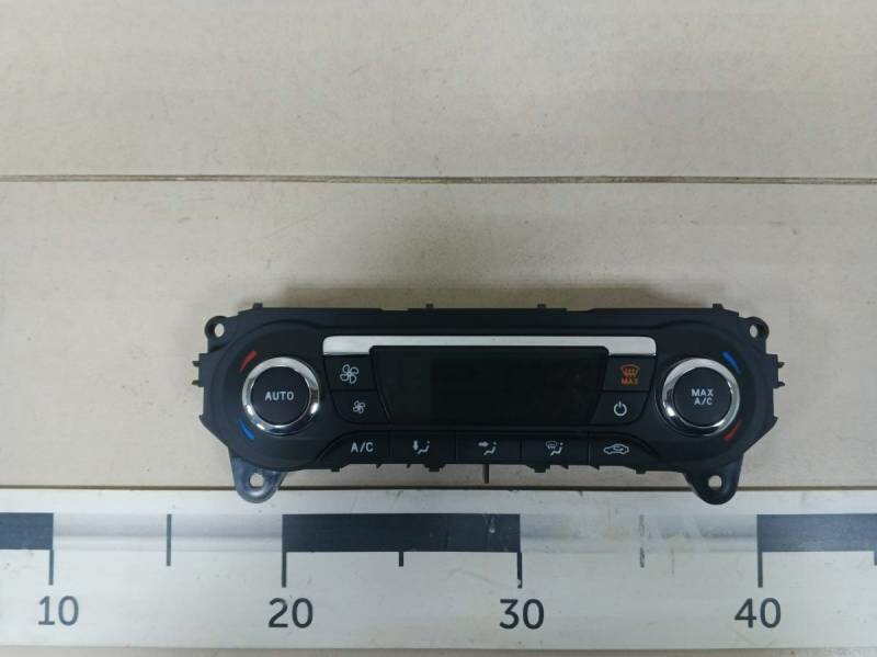 Блок управления климатической установкой Ford Focus 3 2011