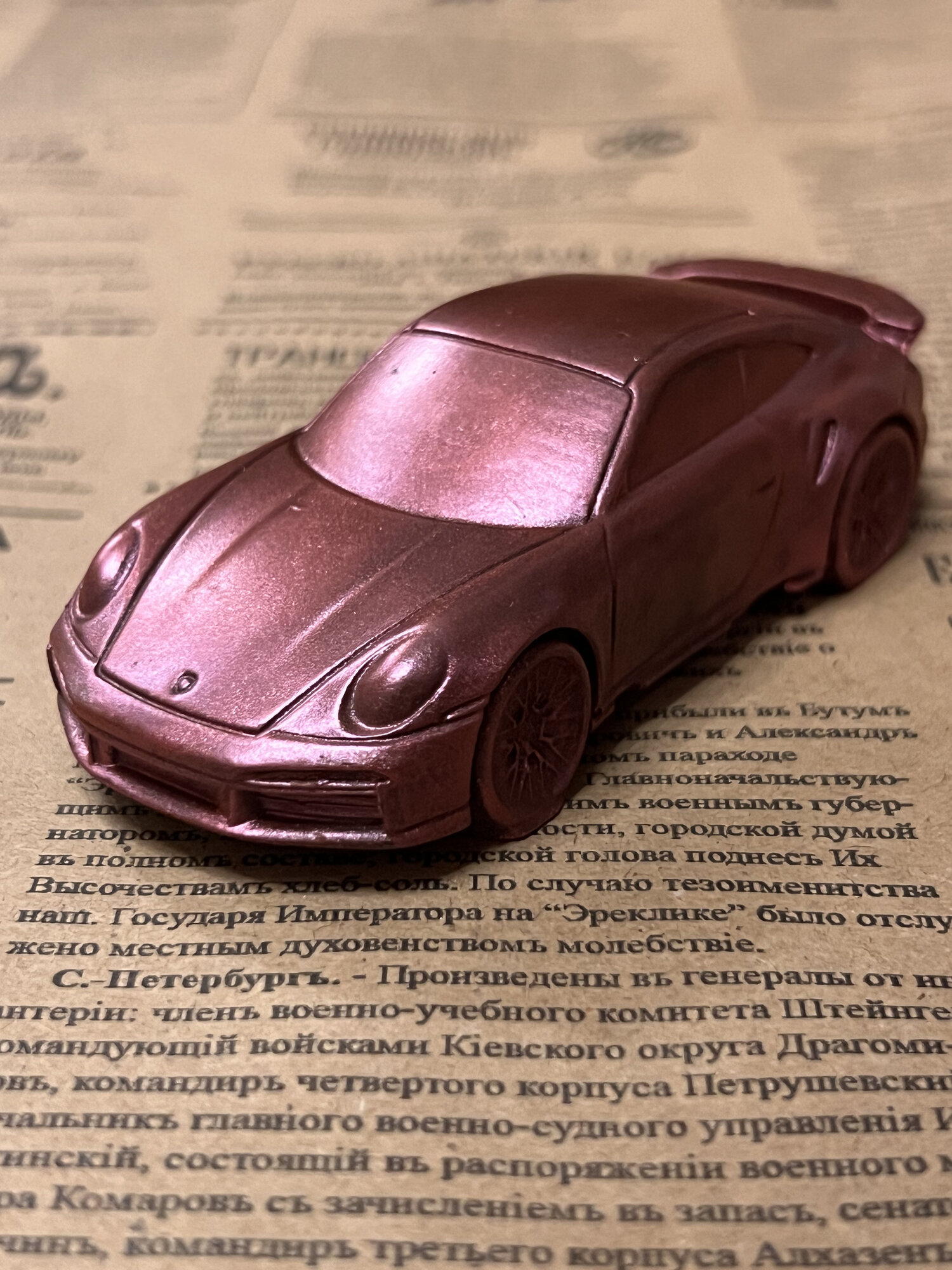 Шоколадная фигурка "Автомобиль Порше", темный шоколад, ручная работа