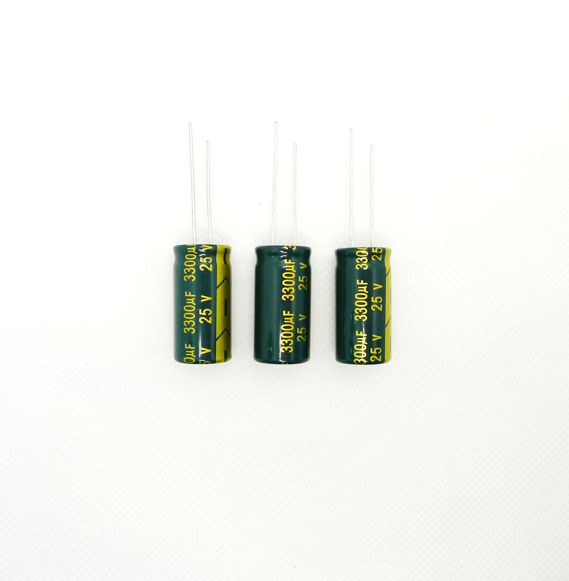 25V, 3300 uF, +-20%, 13*25 мм, алюминиевый электролитический конденсатор (комплект 3 шт)