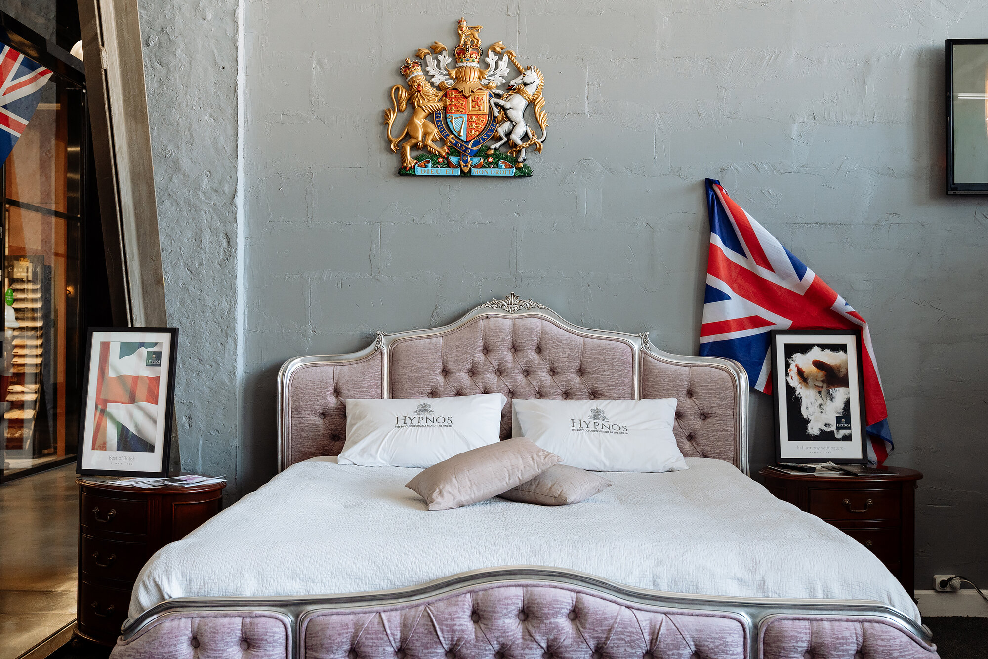 Кровать Franceska, красное дерево, цвет Silver Leaf, обивка велюр, 200х200