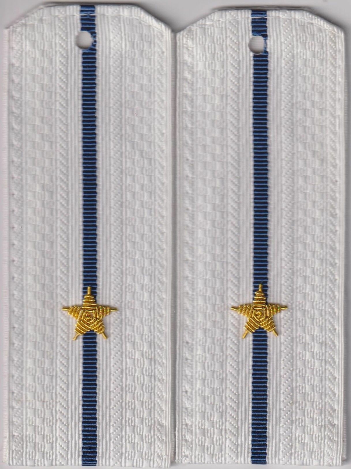 Погоны ФСБ на белую рубашку. Младший лейтенант