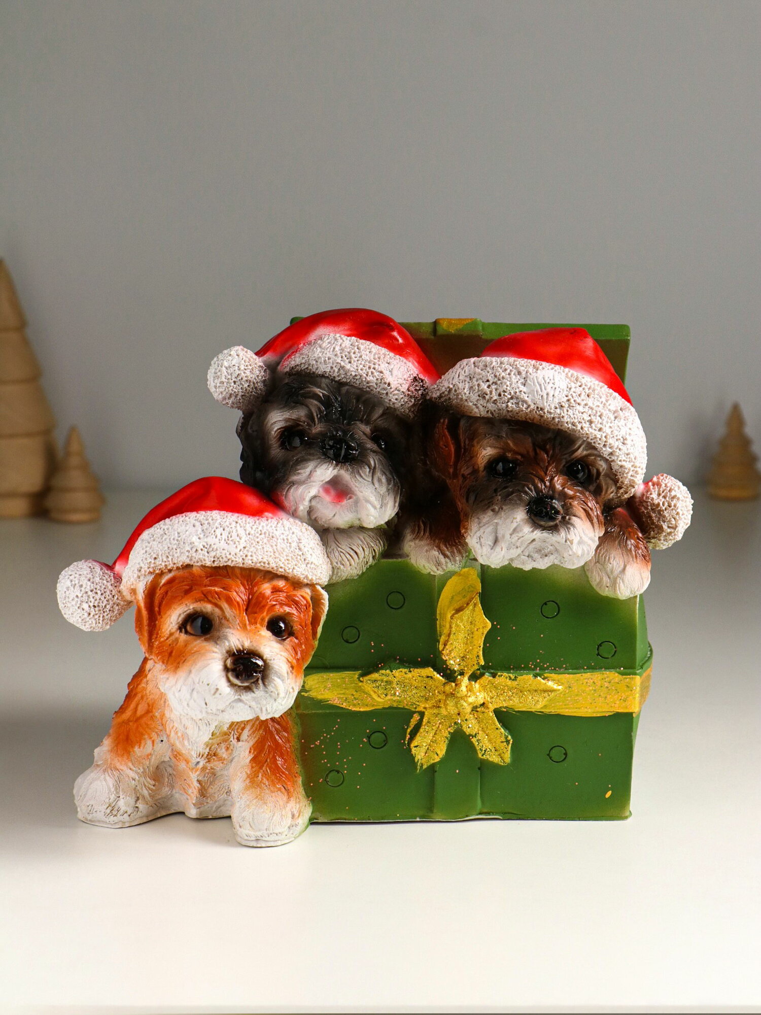 Фигура полистоун "Щенки в шкатулке", 16.5x23x18 см, тематика праздника: новый год