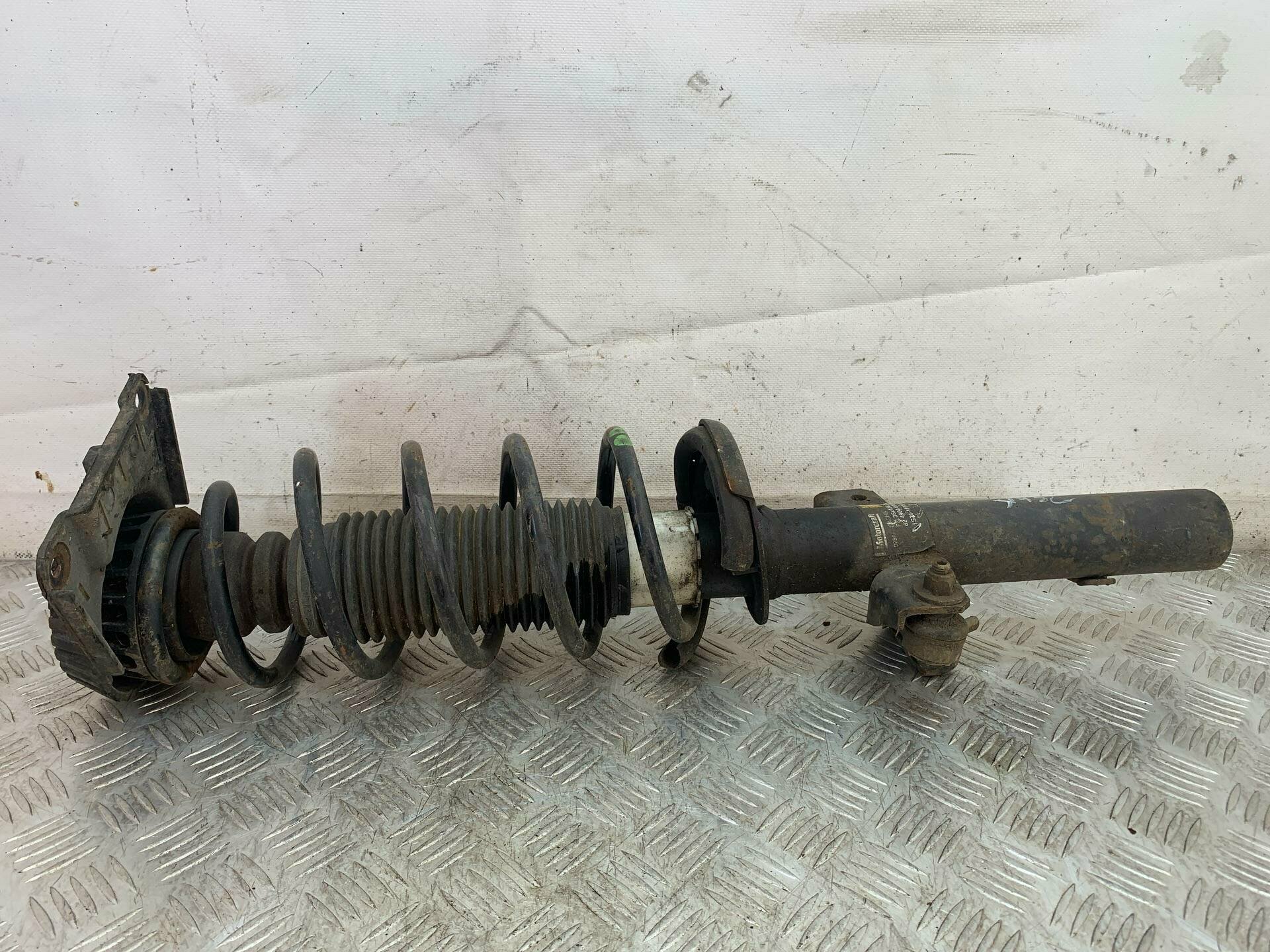 Стойка амортизатора задняя Ford Mondeo 3 2003 82490400470
