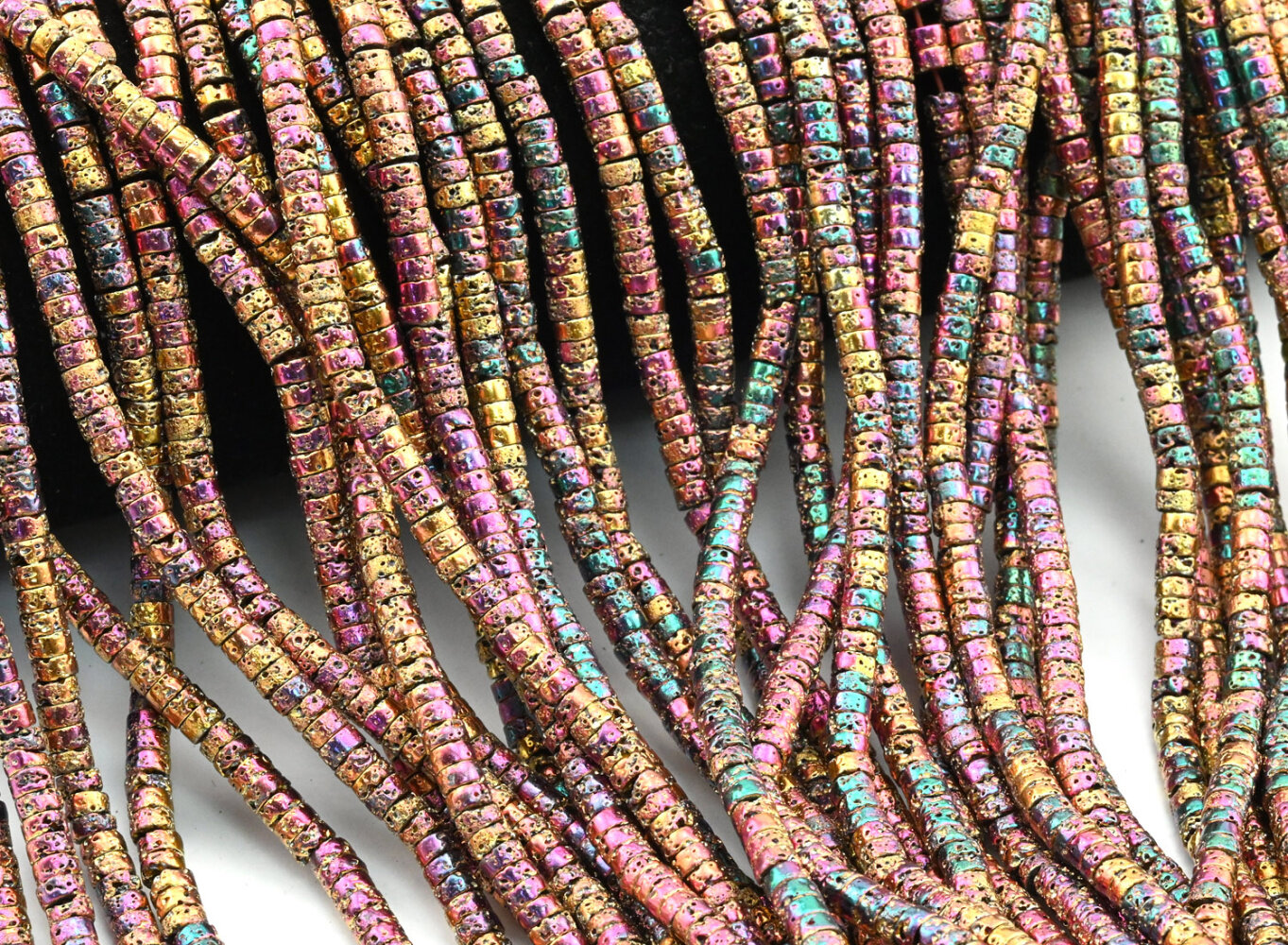 Бусины из лавы диск 7мм, цв. хамелеон золотистый, 41см, 170 бусин .