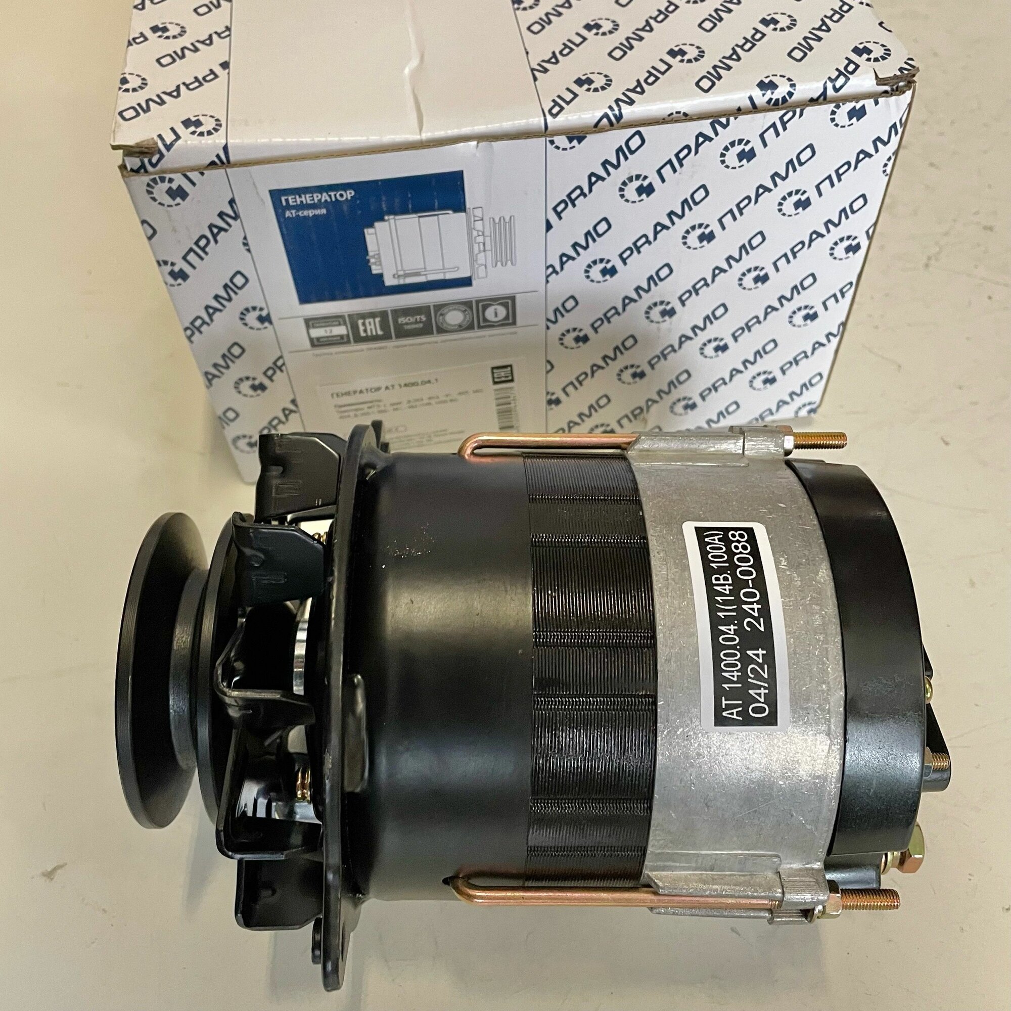 Генератор 14В/100А 1400Вт, МТЗ 80, 82, Т 70, Д-214, 230, 240-260 прамо АТ 1400.04.1