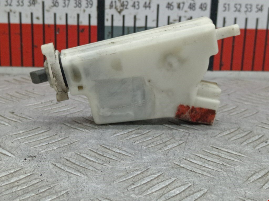 Сервопривод (электропривод моторчик привода) лючка бензобака Nissan Murano (Z50) арт. 2149198