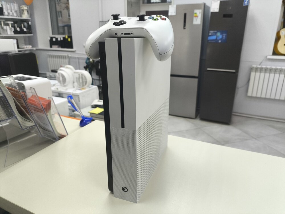 Игровая приставка Microsoft Xbox One S 1 TB (без игр), белый Б/у Уценка