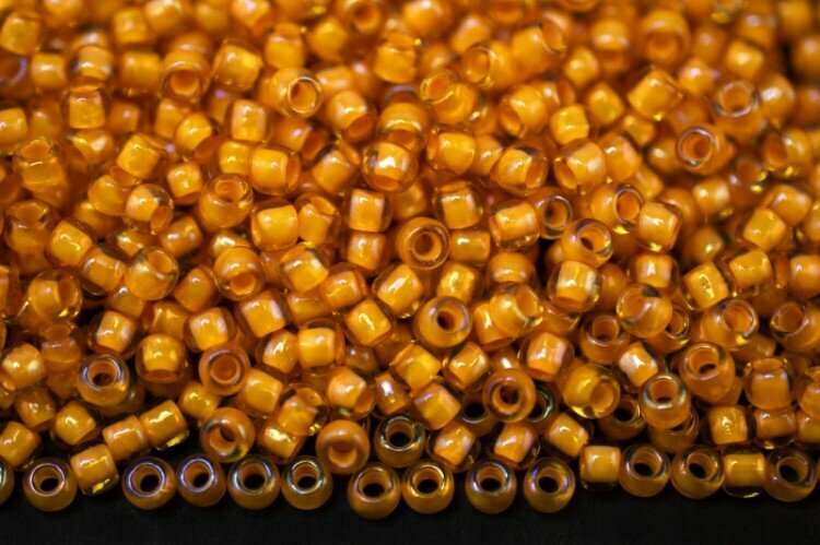 Бисер японский TOHO круглый 8/0 #0950 нарцисс/апельсин, окрашенный изнутри, 10 грамм