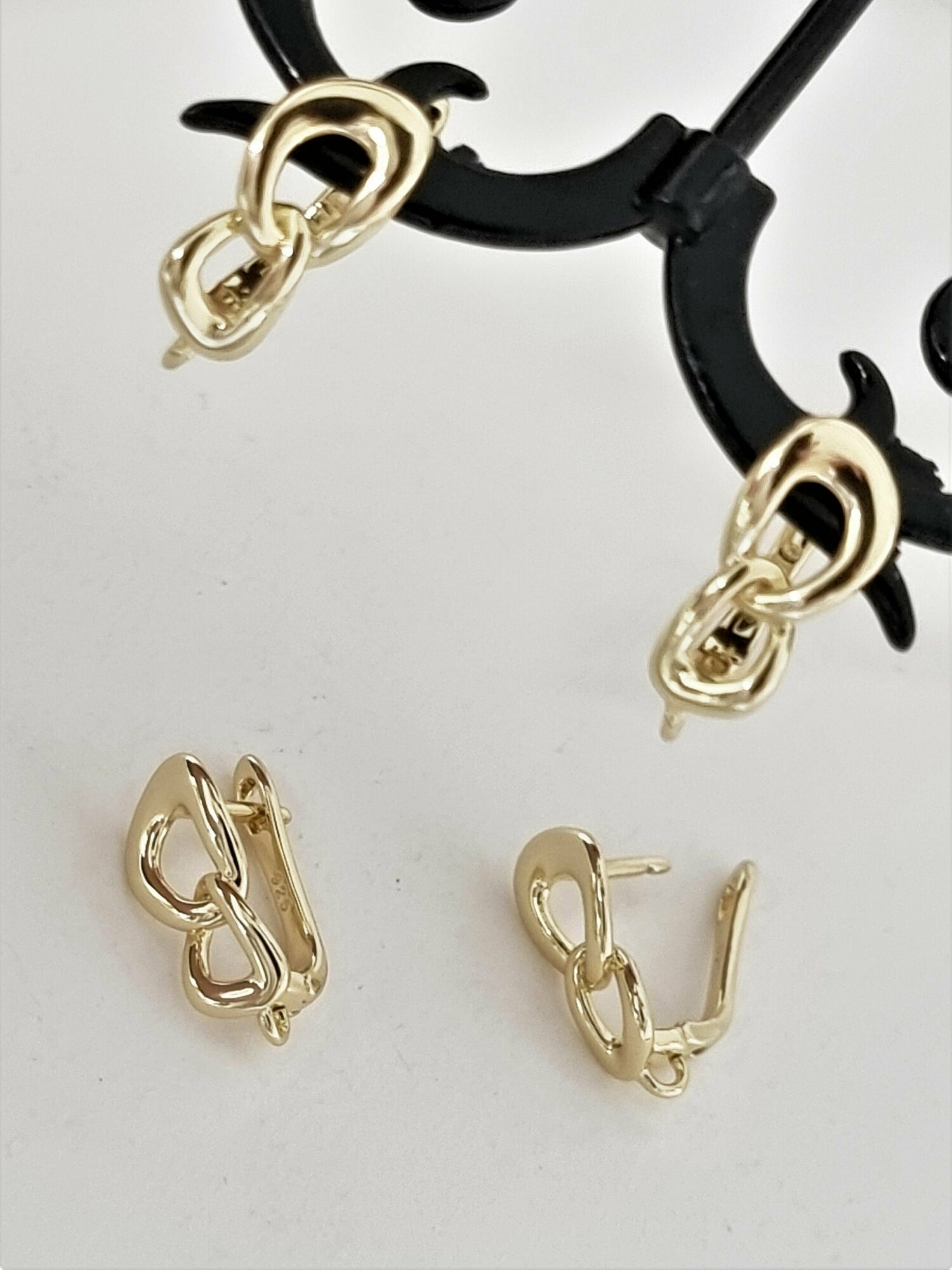 Швензы с английским замком "В". Золото. 2 пары.