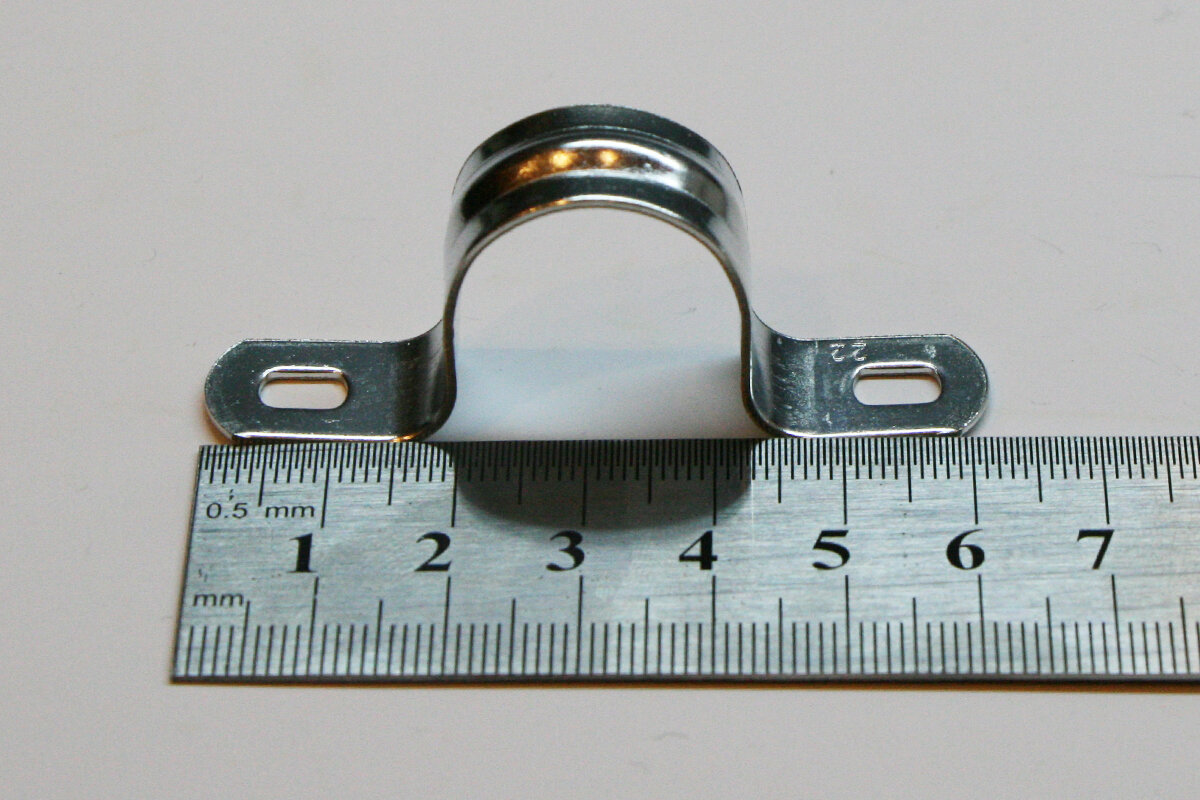 Скоба металлическая оцинкованная двухлапковая MAYER СМД 21-22 (100шт.)