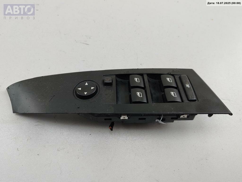 Блок кнопок управления стеклоподъемниками BMW 5 E60/E61 (2003-2010)