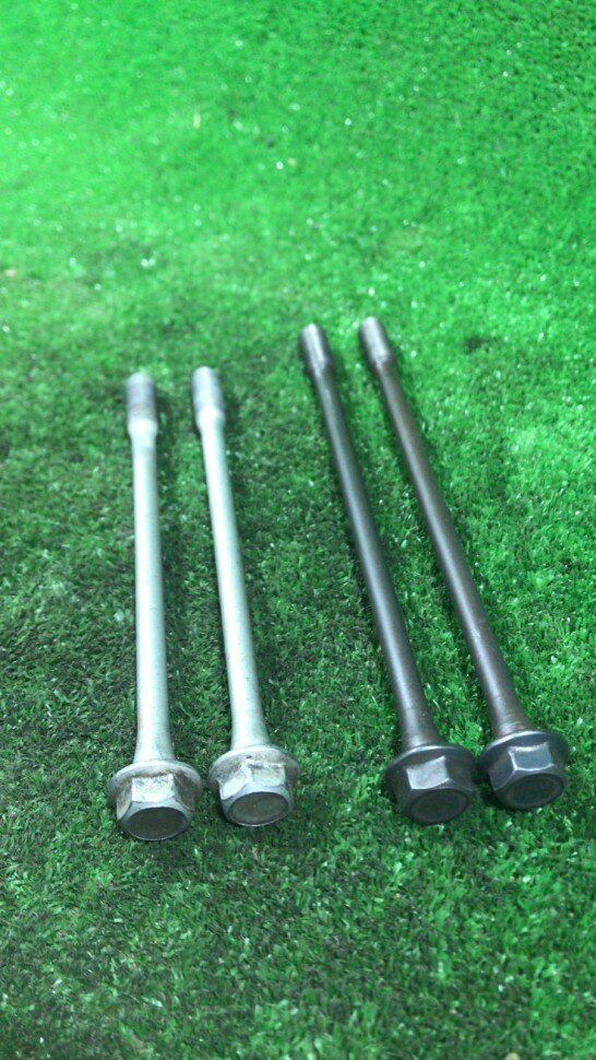 Шпильки цилиндра Burgman K429 Suzuki Skywave 400 ck43a