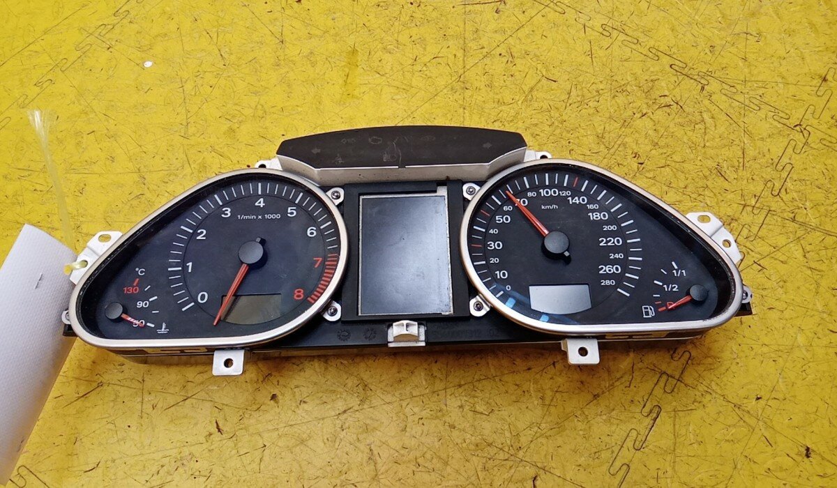 Панель приборов Q7 (4L) Audi 4L0920930J