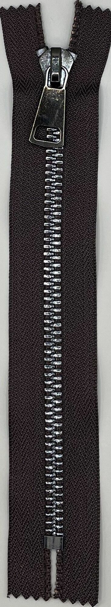 Молния(титан-легкий металл), тип 8,20 см, коричневый, зубья т. металл.1шт.