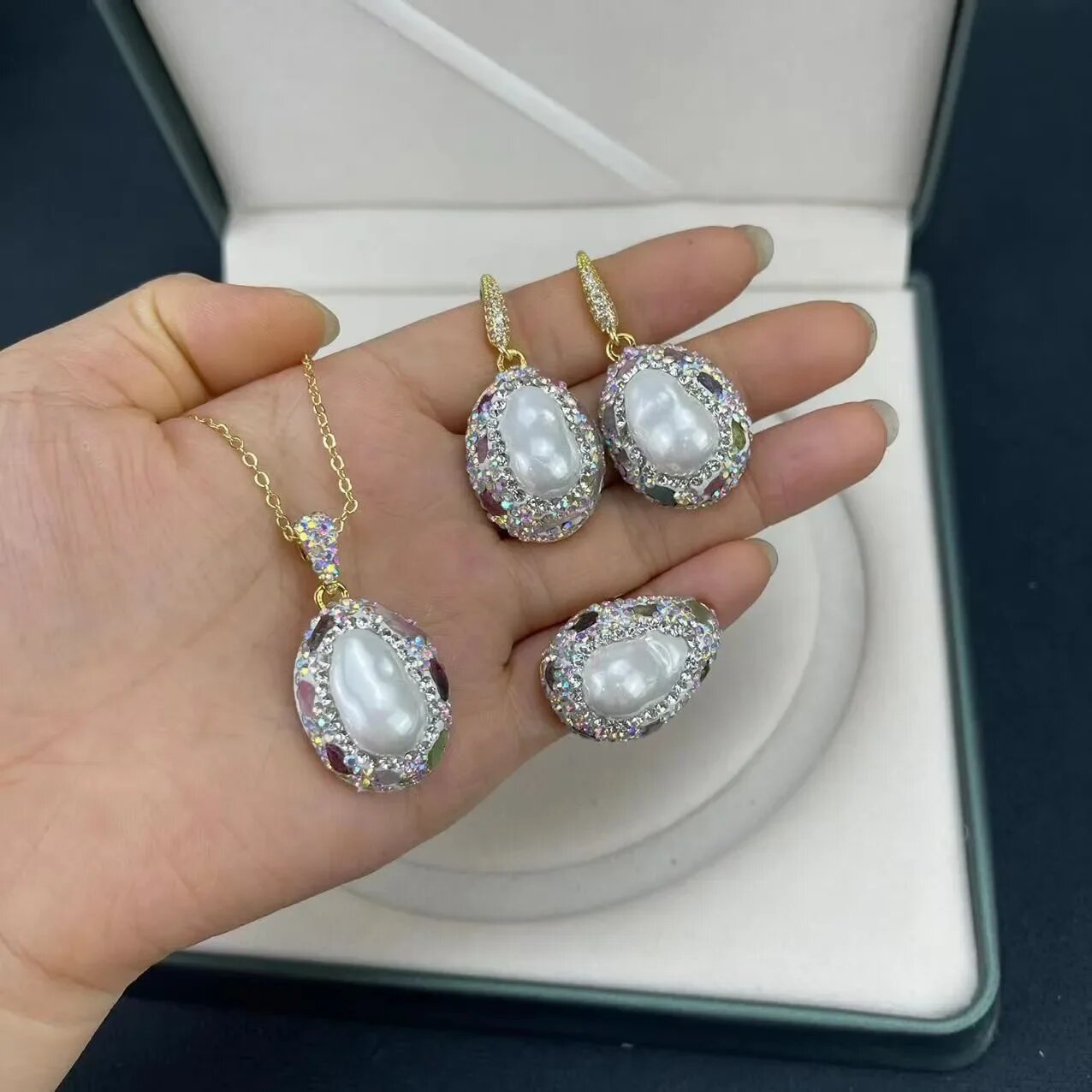 Комплект бижутерии