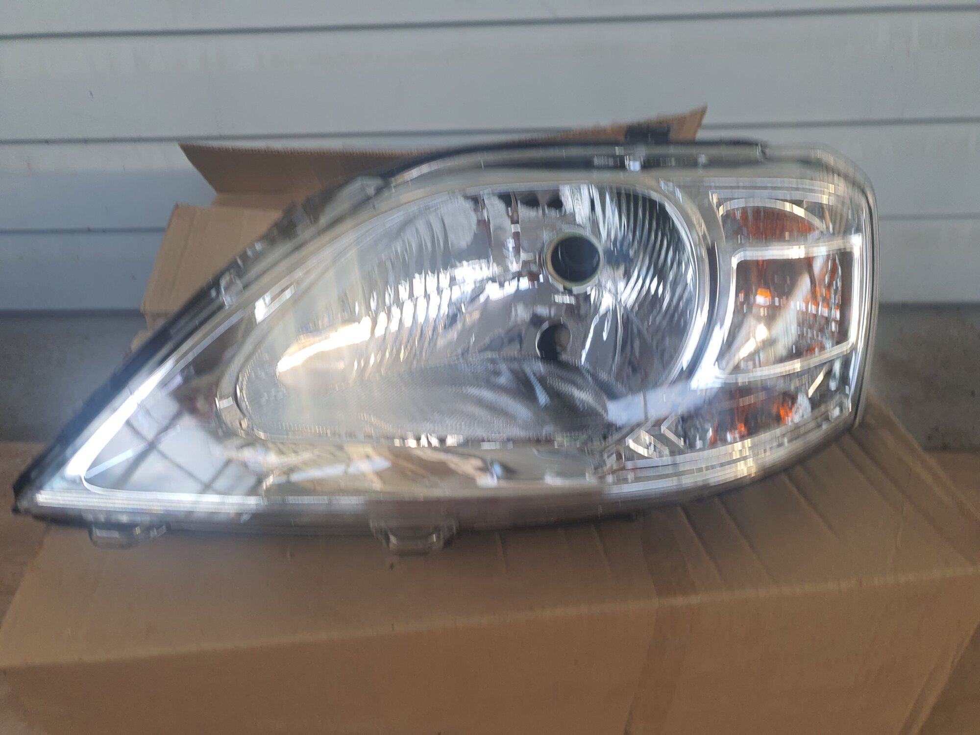 Фары Передние Рено Логан Ларгус Пара 2 Штуки Правая и Левая.