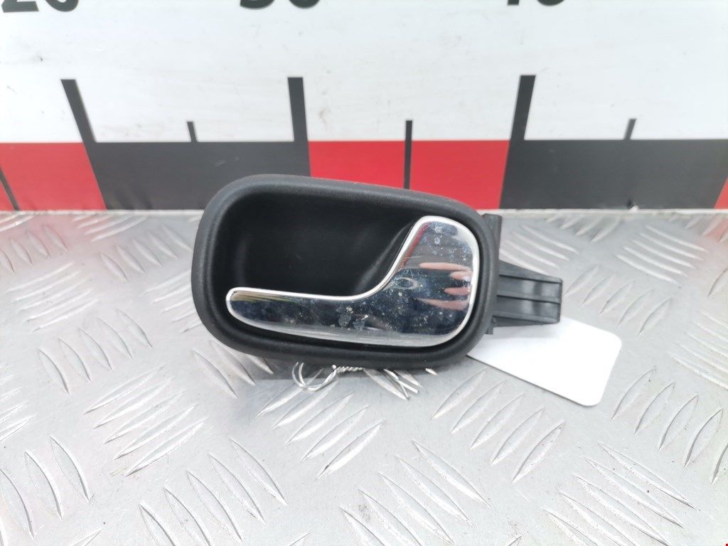 Ручка двери внутренняя задняя правая / 1648841 8D0839020 8D0839020 для Audi A4 B5 (с пробегом)