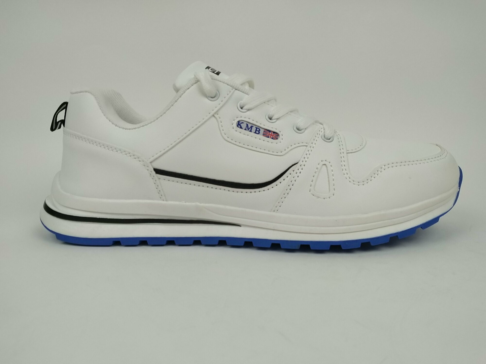 Кроссовки Базовая