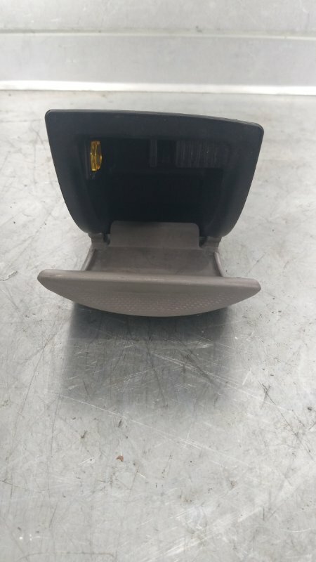 Бардачок Renault Symbol LU01 K4M 2008 (б/у)
