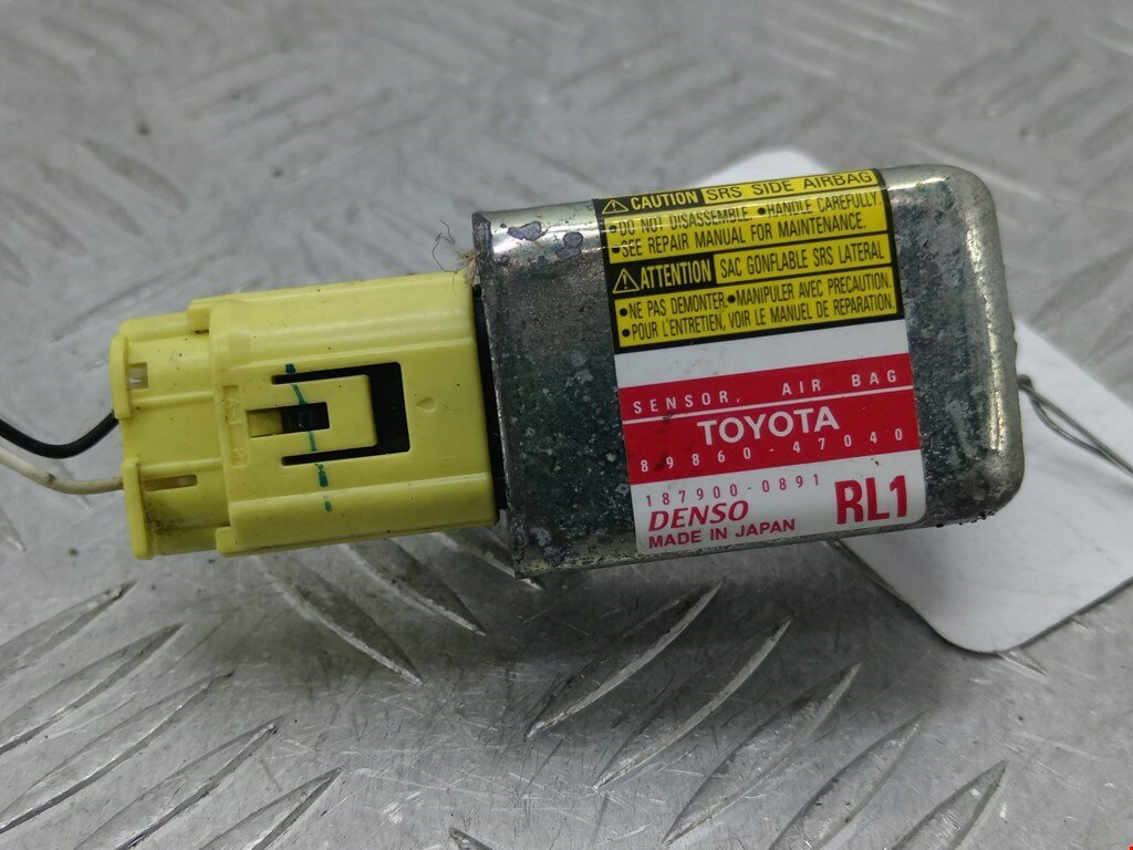 Датчик удара Toyota Prius 2 (XW20) 8986047040 арт. 1734139