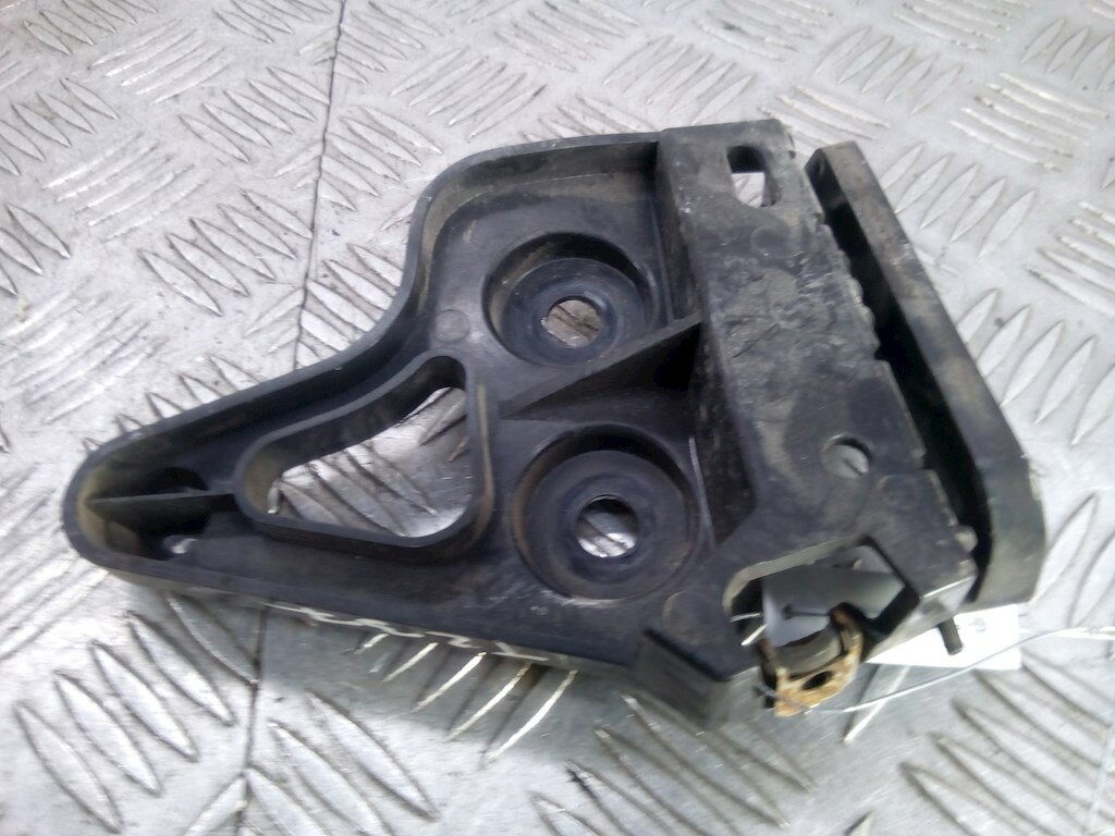 Кронштейн (крепление) заднего бампера левый BMW 3-Series (E90/E91/E92/E93) 51127127717 арт. 561116