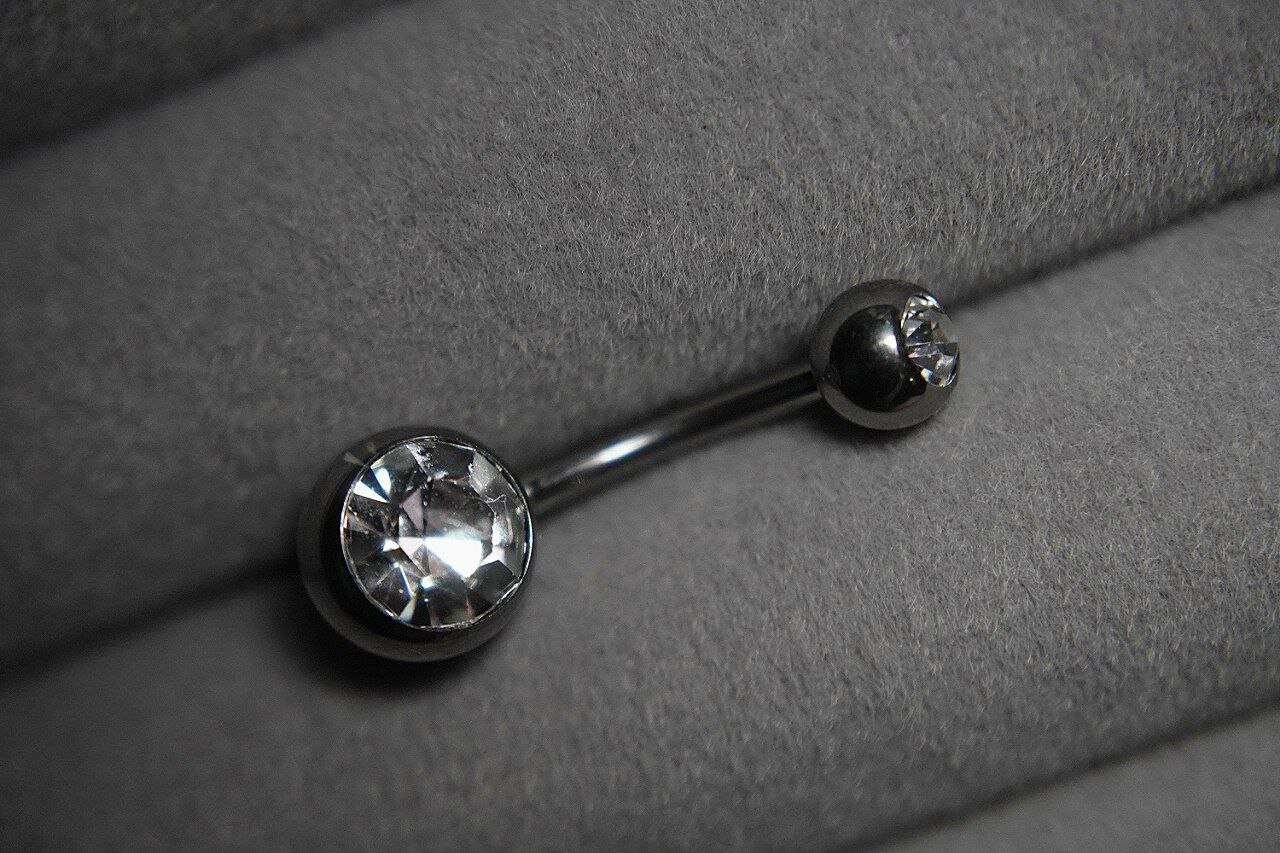 Пирсинг в пупок