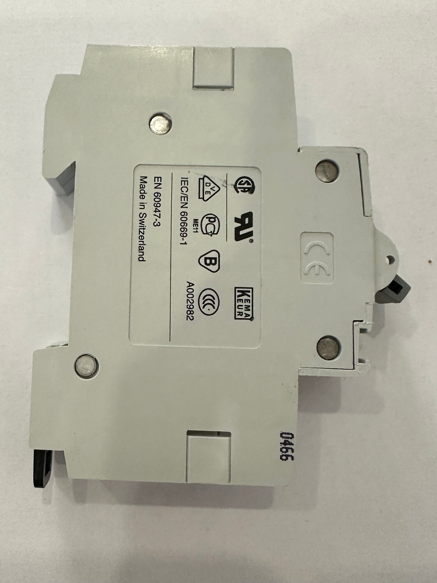 Выключатель 16А E221-20 ABB