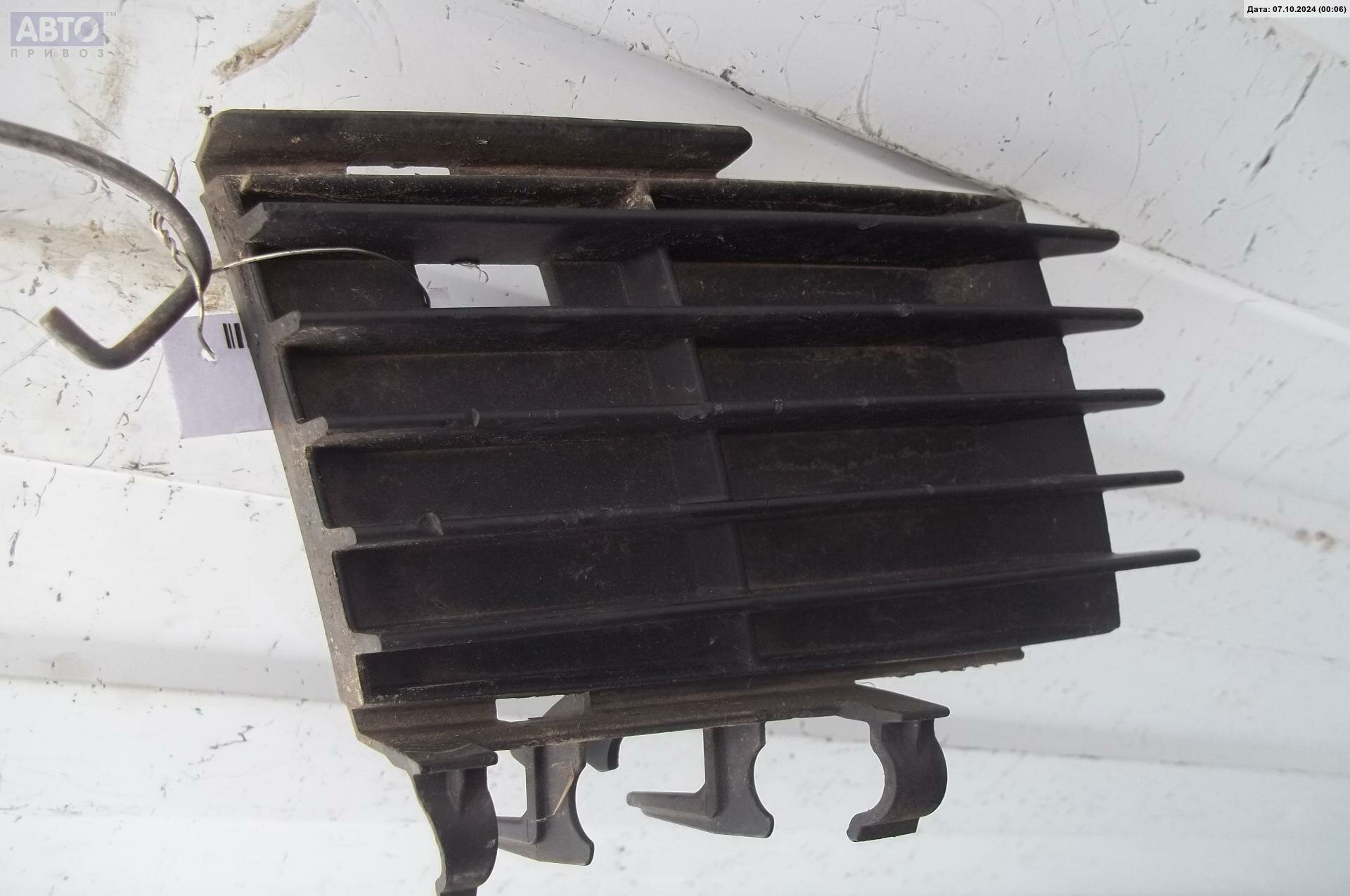 Рамка фары противотуманной правой Opel Vectra C (2002-2008)