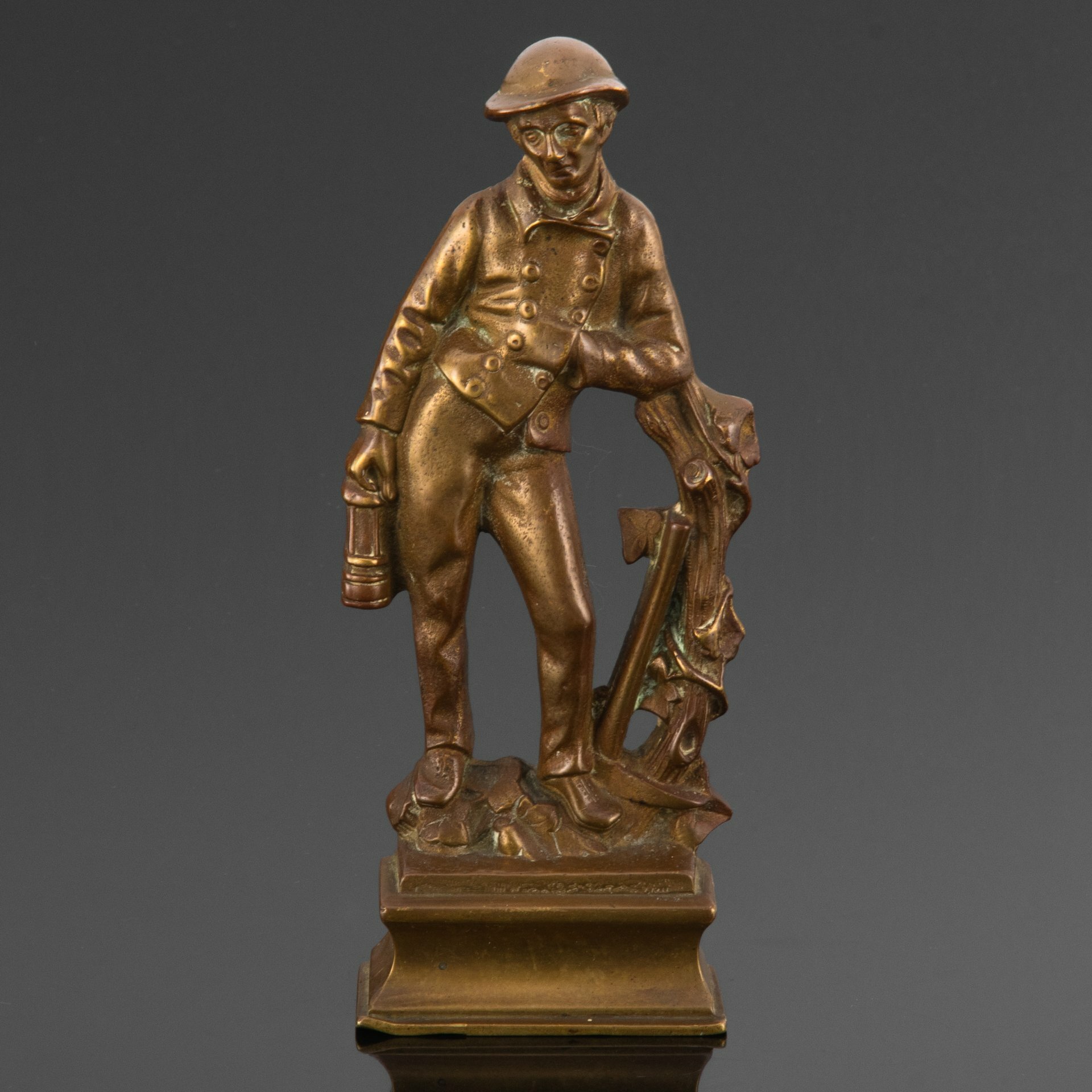 Статуэтка приставная "Шахтер", металл, литье, Западная Европа, 1890-1920 гг.