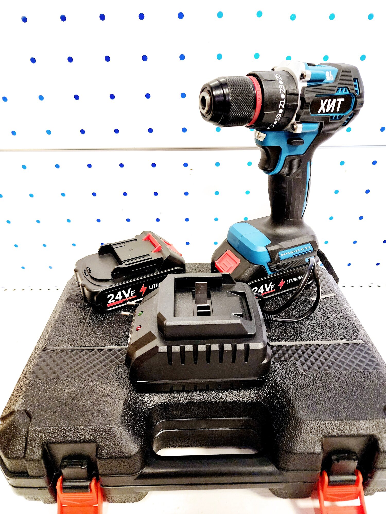 Аккумуляторный ударный бесщеточный шуруповерт Prohit 21В 2х2,5Ач, кейс + набор оснастки