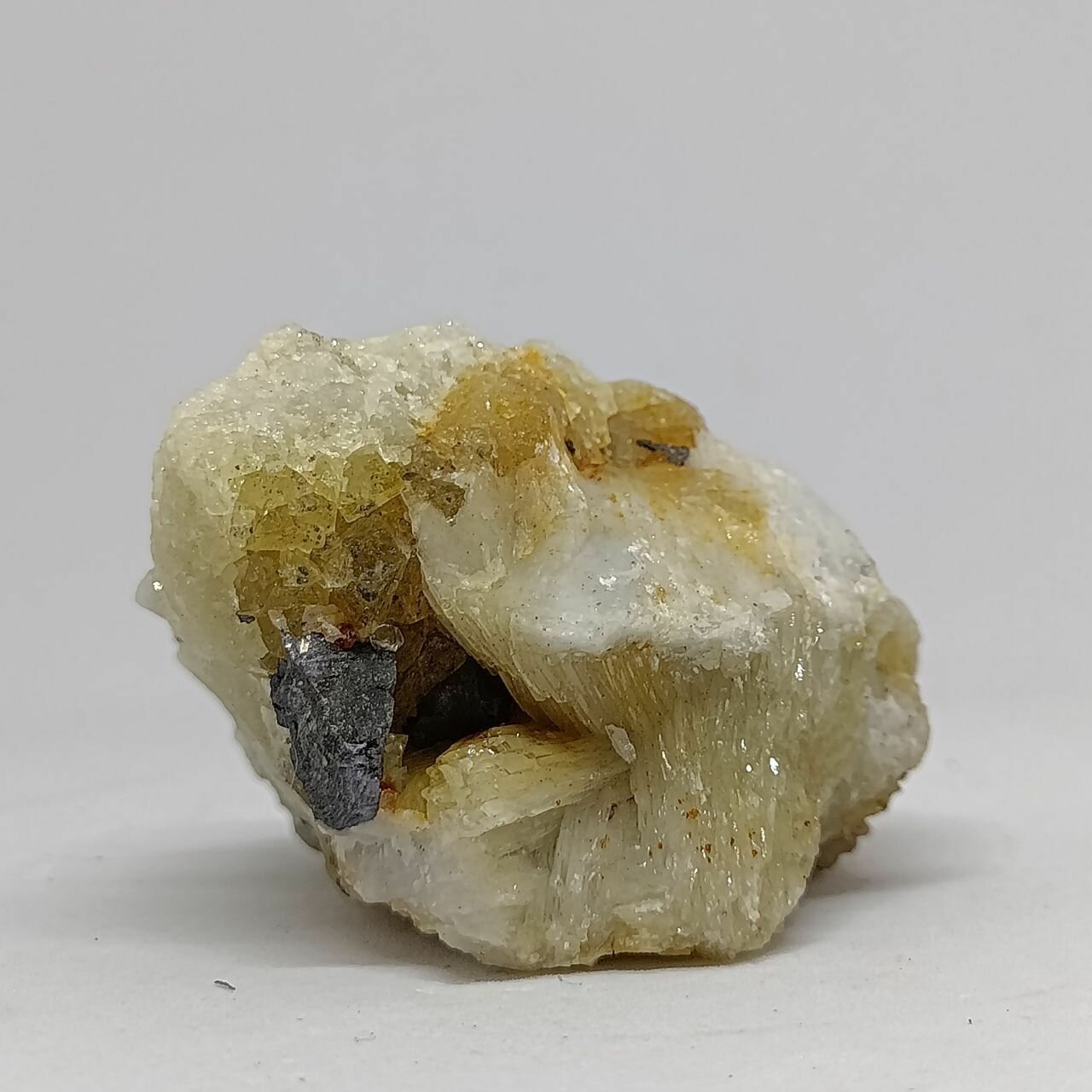 Барит щетка с галенитом и флюоритом, 56 мм.