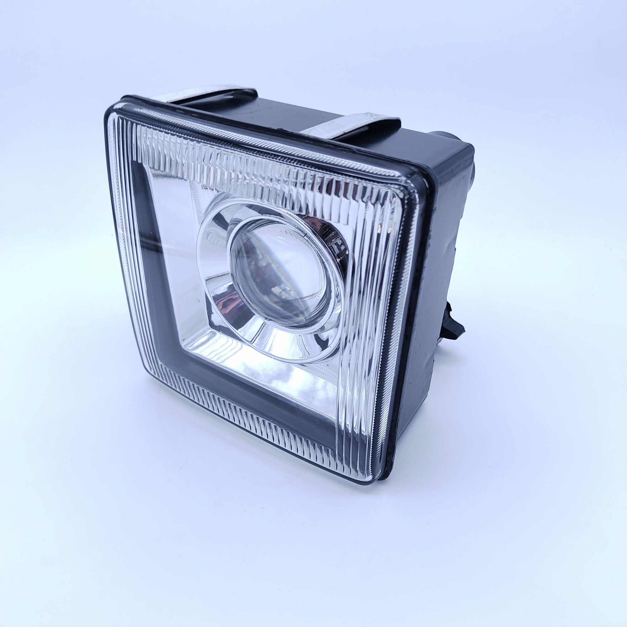 Фара дорожная квадратная линзованная с диодным элементом долгого горения Бренд "Мaster Рart"