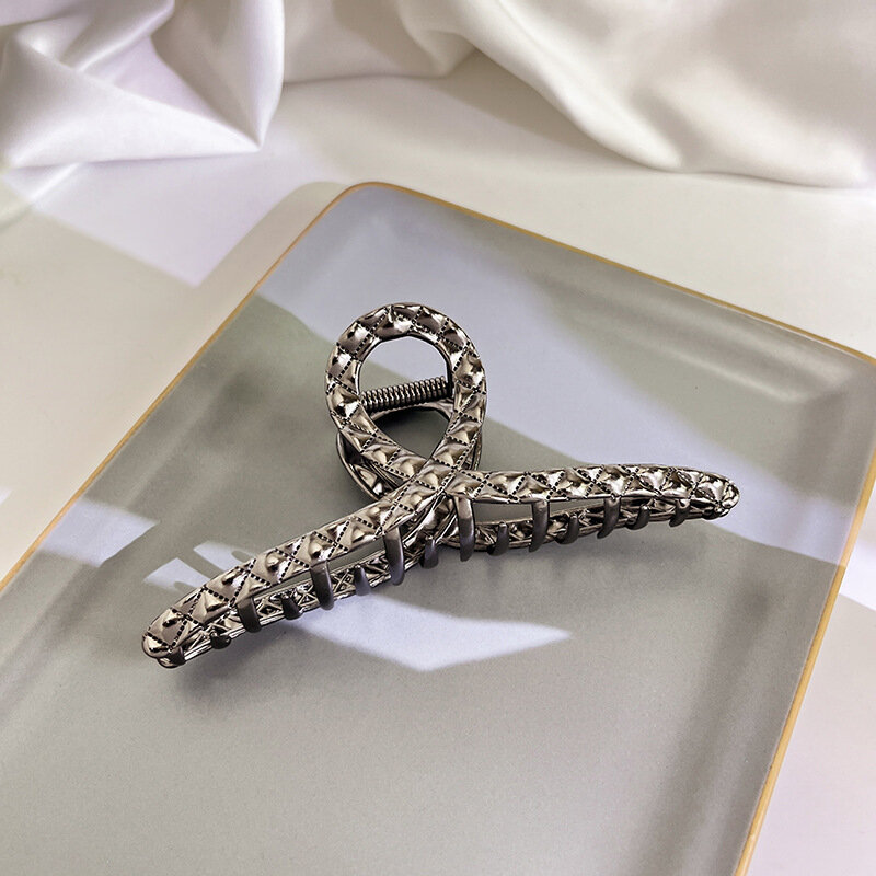 Заколка для волос "Бабочка", шахматный узор, черная, кожа