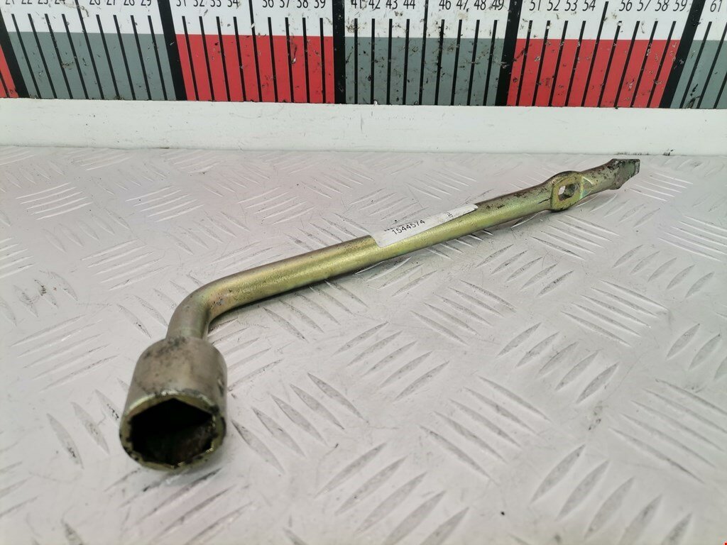 Ключ баллонный Volvo S40 V40 1 30870904 арт. 1544574